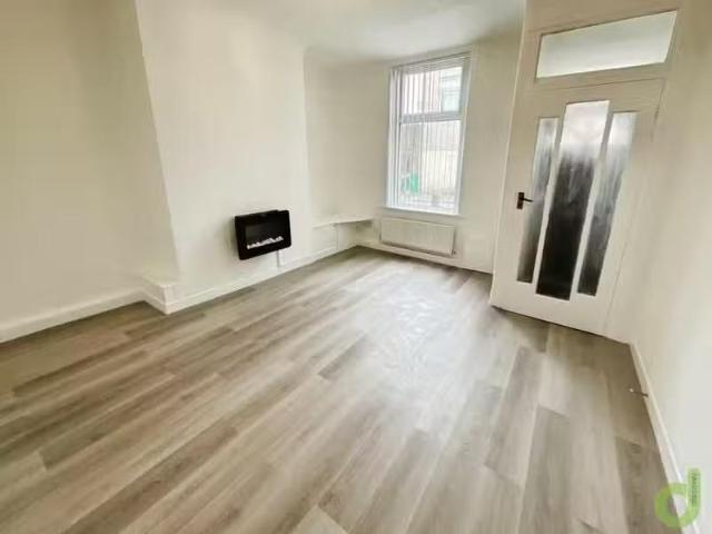 Nice 1 BA 2 bedroom property for rent in Hollins Grove Street.