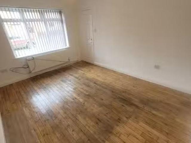 Charming 1 BA 2 bedroom semi detached house for rent in 8 Jack.