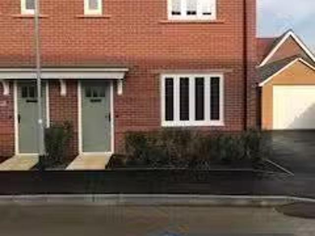 Deal! 1 BA 2 bedroom semi detached house for rent in Folly Roa.