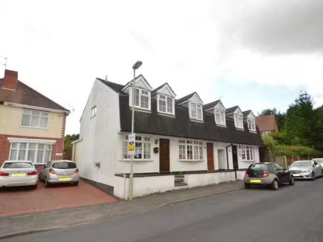 Cozy 1 BA 2 bedroom semi detached house for rent in Mount Plea.