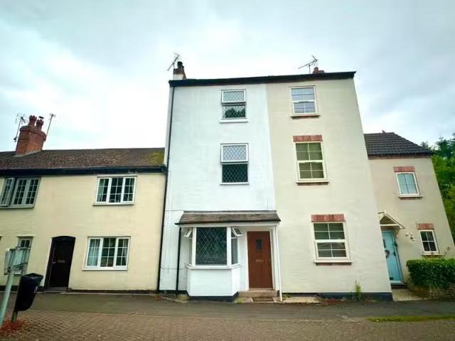 Nice 1 BA 2 bedroom terraced house for rent in Main Street, Br.