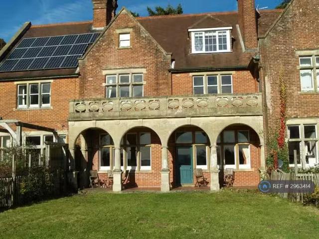 New 1 BA 2 bedroom terraced house for rent in Mill Lane, Peter.