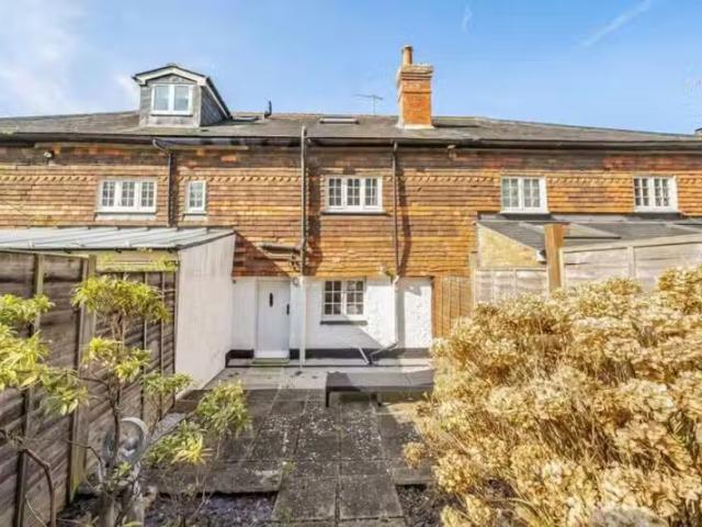 Unique 1 BA 2 bedroom terraced house for rent in Blackheath La.