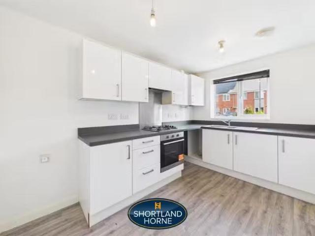 Unique 1 BA 2 bedroom terraced house for rent in Braunton Aven.