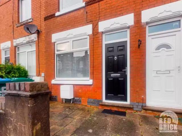 Nice 1 BA 2 bedroom terraced house for rent in Broomfield Road.