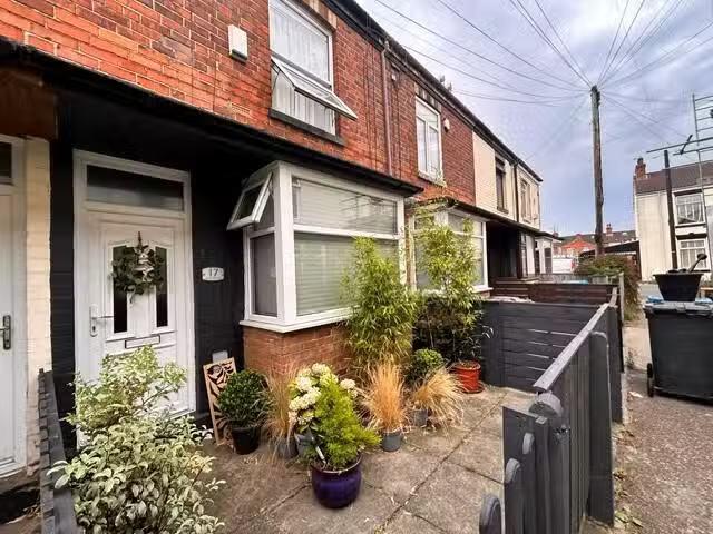 Rental! 1 BA 2 bedroom terraced house for rent in Irene Avenue.