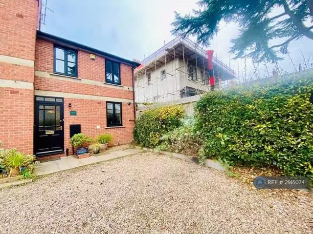 Rental! 1 BA 2 bedroom terraced house for rent in Portland Pla.