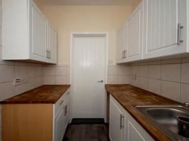 Cozy 1 BA 2 bedroom terraced house for rent in Staveley Street.