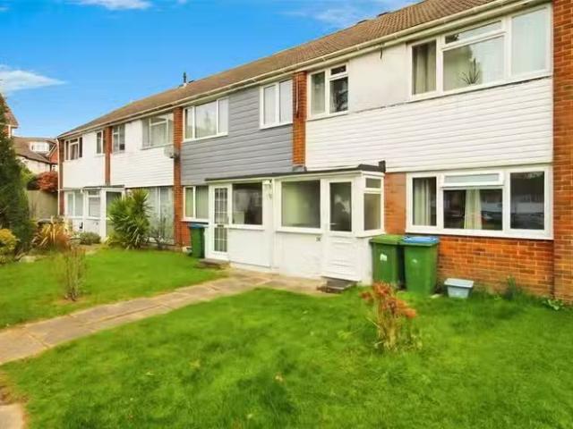 Charming 1 BA 4 bedroom Mid Terrace House to rent, Bealing Clo.