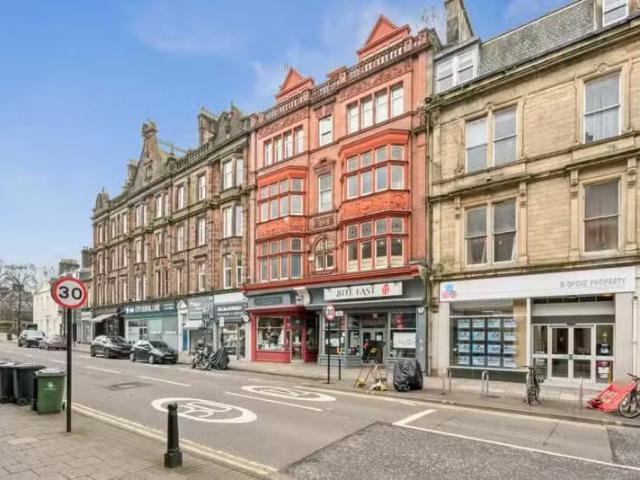 Nice 1 BA 4 bedroom apartment for rent in Port Street, Flat 3.