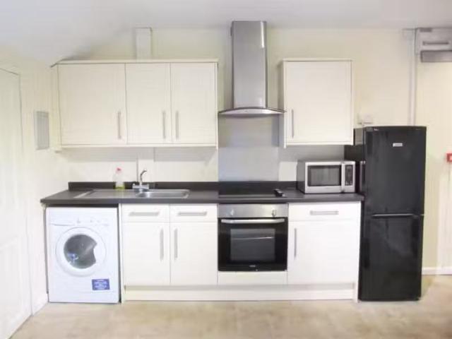 New 1 BA 4 bedroom flat share for rent in Room at Mill Street.