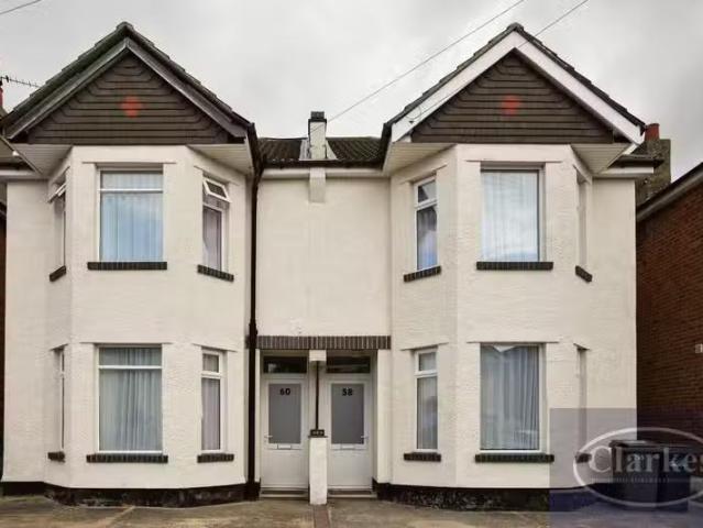 Rental! 1 BA 4 bedroom semi detached house for rent in Stewart.