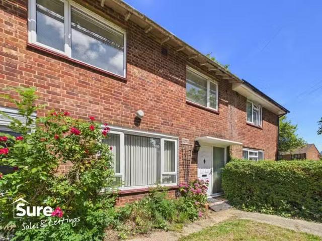 For Rent! 1 BA 4 bedroom terraced house for rent in Bennetts E.