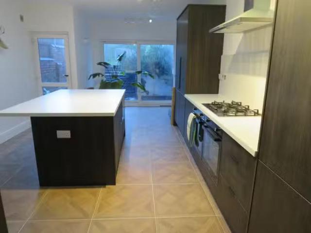 Cozy 1 BA 5 bedroom detached house for rent in Joinings Bank.