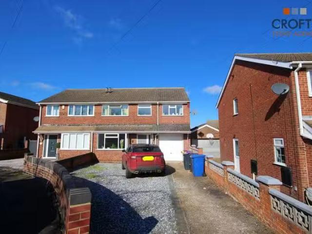 New 1 BA 5 bedroom semi detached house for rent in Longmeadow.