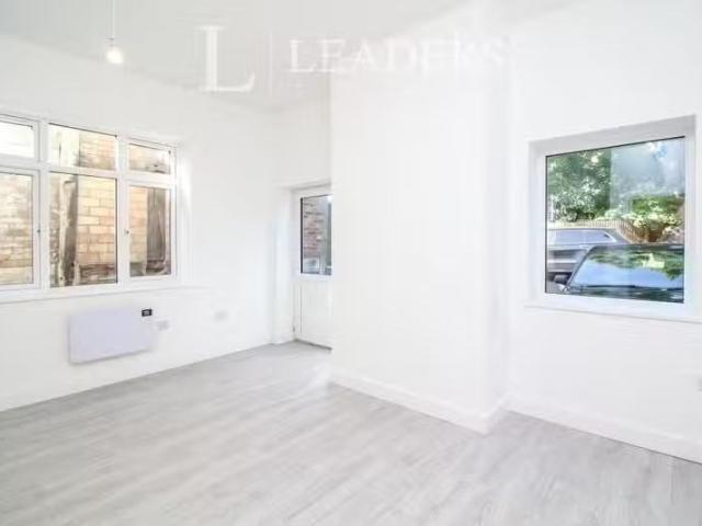 Cheap 1 BA House for rent in High Street, Bromsgrove, Worceste.