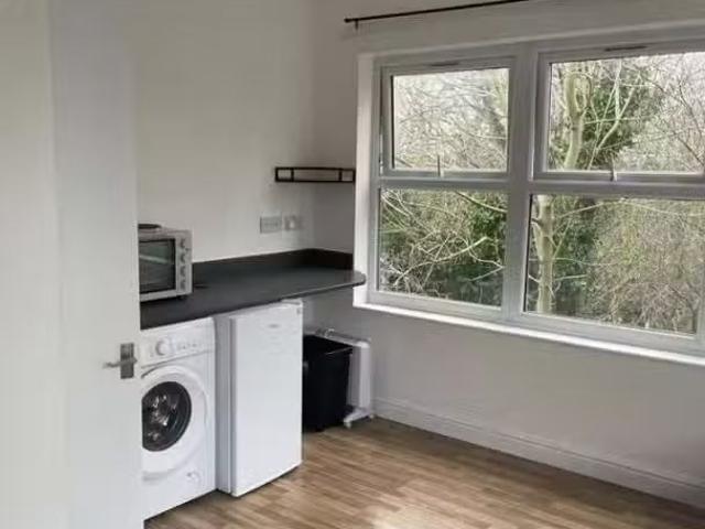 Charming 1 BA Studio apartment for rent in Potters Bar, Hertfo.