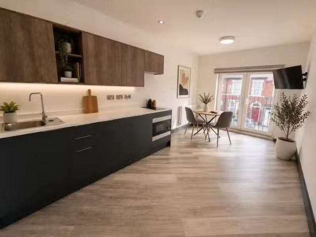 Nice 1 BA Studio flat for rent in 134 Uttoxeter Old Road, Derb.