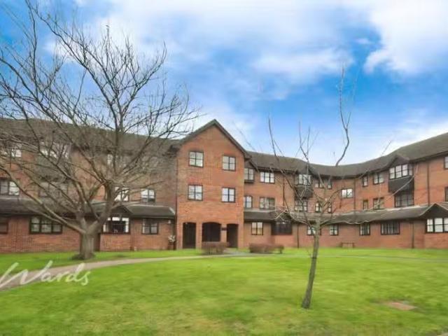 Cheap 1 BA Studio flat for rent in Clifton Walk Dartford DA2