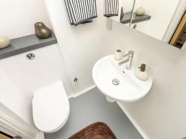 Charming 1 BA Studio flat for rent in Edinburgh Student Sept.