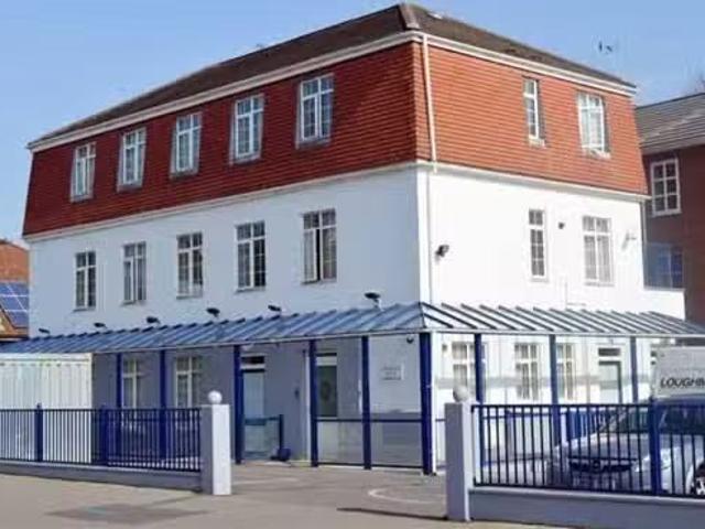 Charming 1 BA Studio flat for rent in Flat 13 Moatfield House.