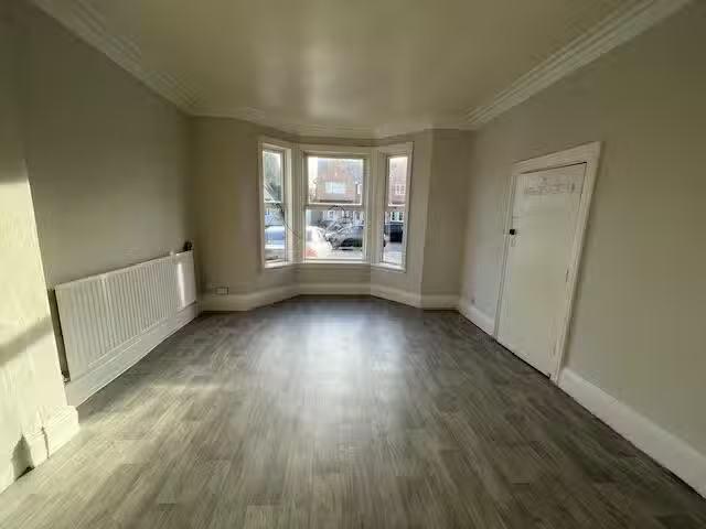 Nice 1 BA Studio flat for rent in Flat, Florence Road, Sutton.