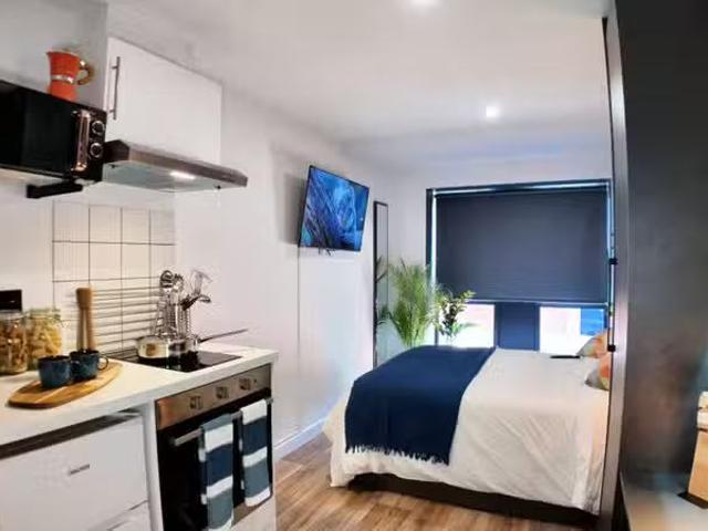 Nice 1 BA Studio flat for rent in Studio 26, 1256 1258, Persho.