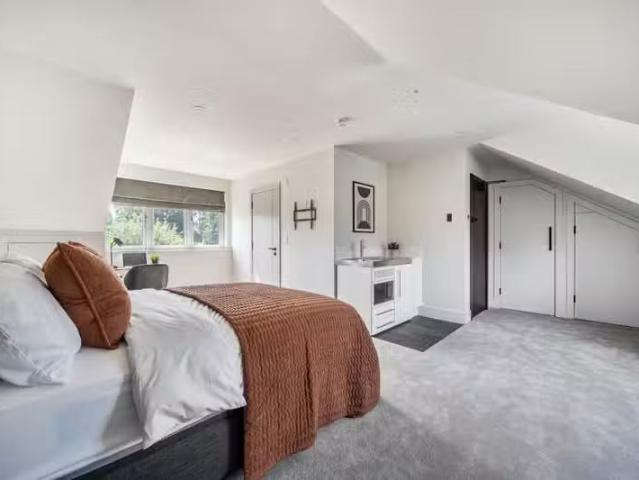 Unique 1 BA Studio flat for rent in Station Approach, Aldersho.