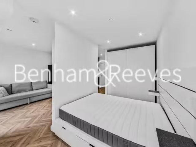 New 1 BA Studio flat for rent in Royal Exchange, Kingston, KT1