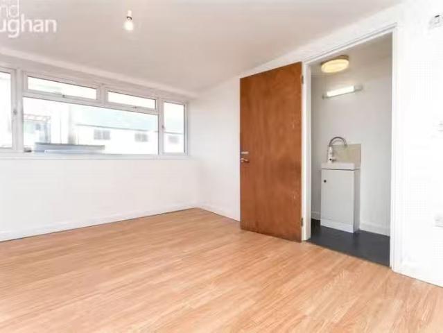 Nice 1 BA Studio flat for rent in Railway Road, Newhaven, East.