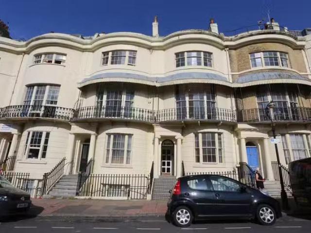 Nice 1 BA Studio flat for rent in Regency Square, Brighton, BN1