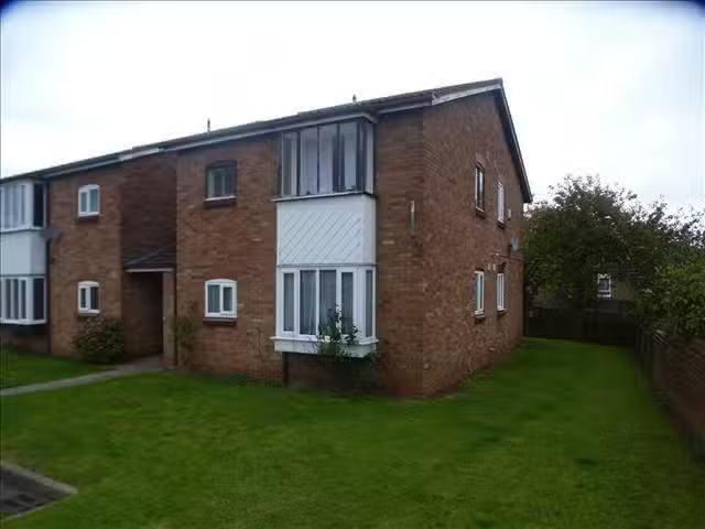 Cheap 1 BA Studio flat for rent in Windsor View, Bartley Green.