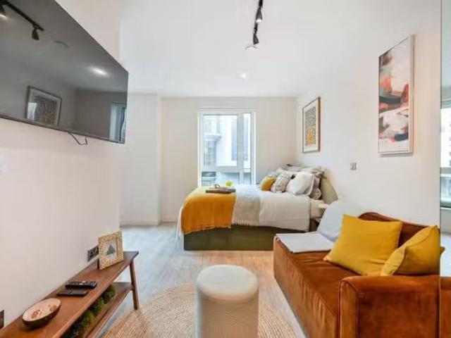 Deal! 1 BA Studio flat for rent in The Rex, Kingston, Kingston.