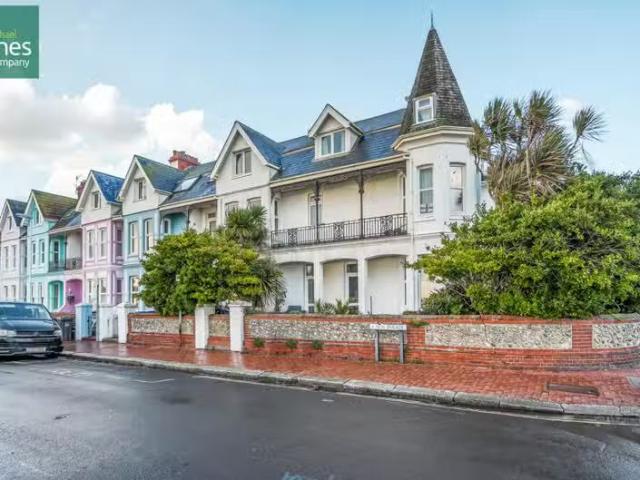 Cheap 1 BA Property for rent in New Parade, Worthing, West Sus.