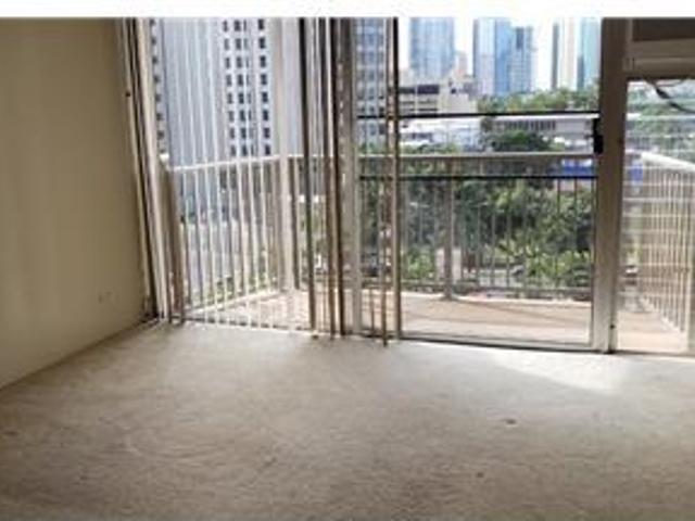 Nice 1 Bdrm Apt in Secured Bldg Honolulu