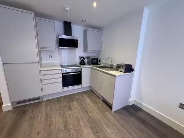 For Rent! 1 bedroom apartment for rent in 50 Severn Street, Bi.