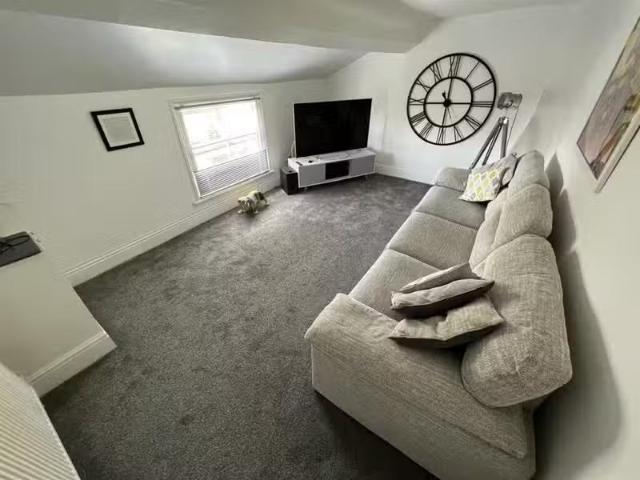 Cozy 1 bedroom apartment for rent in High Street, Neston, CH64