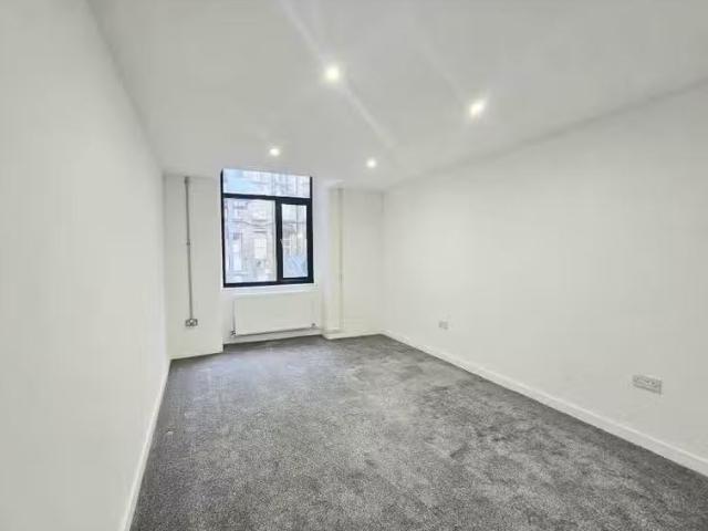 Rental! 1 bedroom apartment for rent in Piccadilly, Bradford.