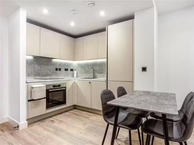 Nice 1 bedroom apartment for rent in The Regent, 64 Shadwell S.