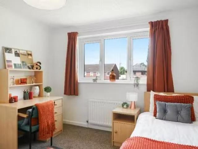 Rental! 1 bedroom flat for rent in Charter Way, Colchester, Es.