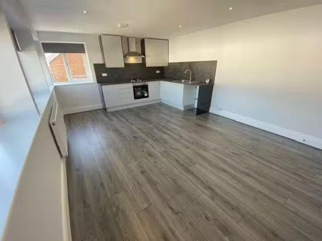 Nice 1 bedroom flat for rent in High Street, Harborne, B17 9PN.