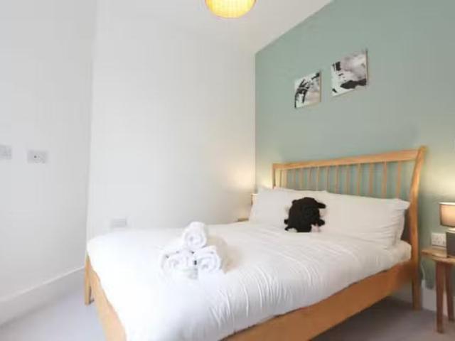 Rental! 1 bedroom flat for rent in Unit, Alliance House, Bald.