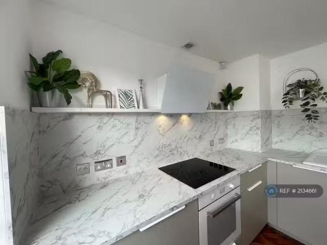 Cheap 1 bedroom flat for rent in Weston House, Bristol, BS1