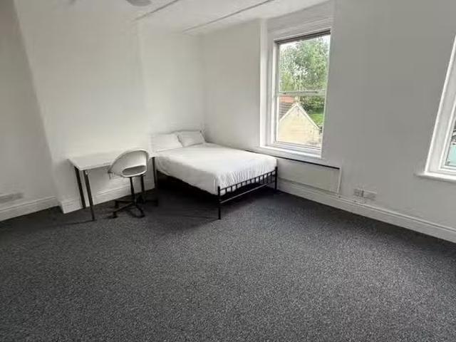 Rental! 1 bedroom flat share for rent in Snowdon Road, Bristol.