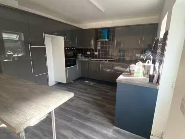 Rental! 1 bedroom flat share for rent in 112A Saint Marks Road.