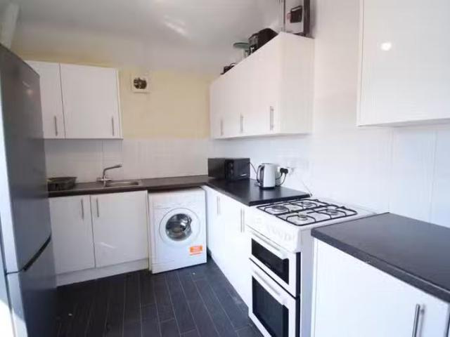 Cozy 1 bedroom house for rent in Cowbridge Road East, Cardiff.