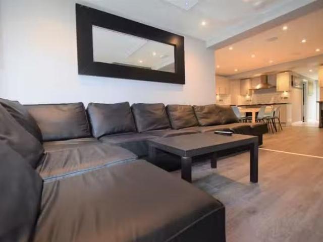 Cheap 1 bedroom house share for rent in 7 Bed Student Home 9.