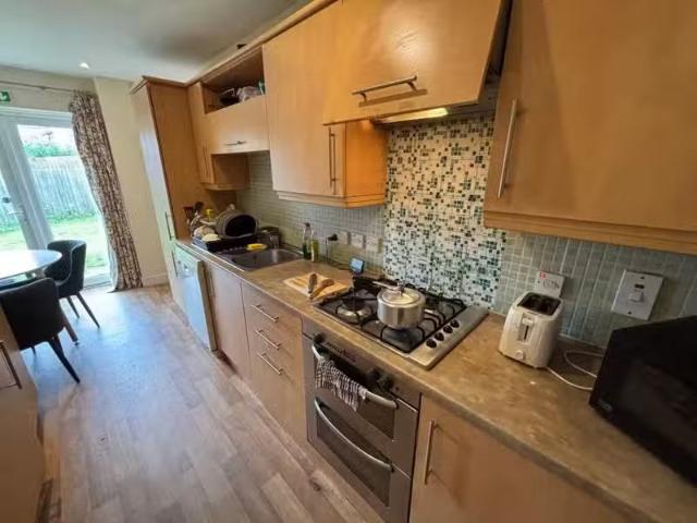 Charming 1 bedroom house share for rent in Central Park Drive.