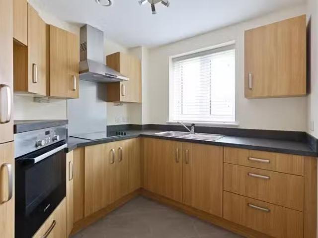 Just in! 1 bedroom retirement property for rent in 152 Lancast.
