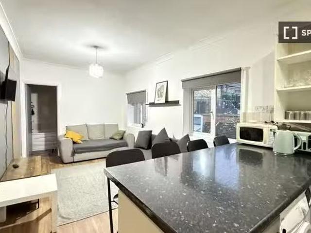 New 1 BR 2 bedroom apartment for rent in London